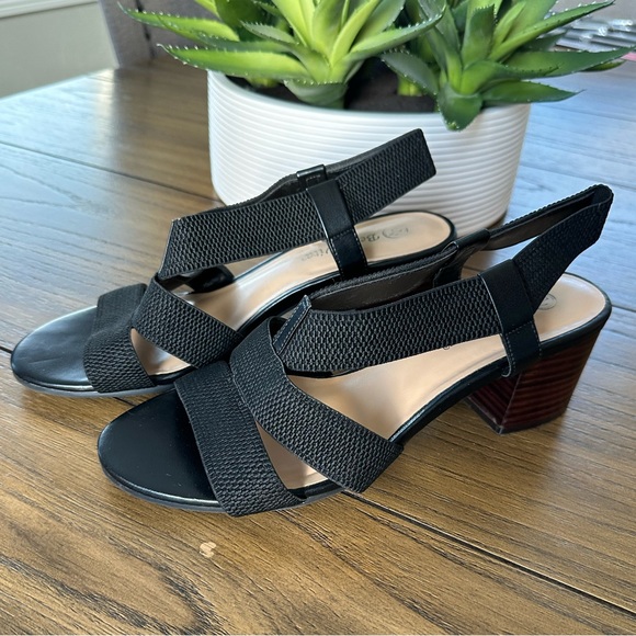 Bella Vita | Shoes | Bella Vitajodi Block Heel Stretch Sandals 1w ...